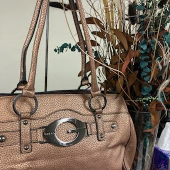 Guess | Bags | Very Nice Guess Purse | Poshmark